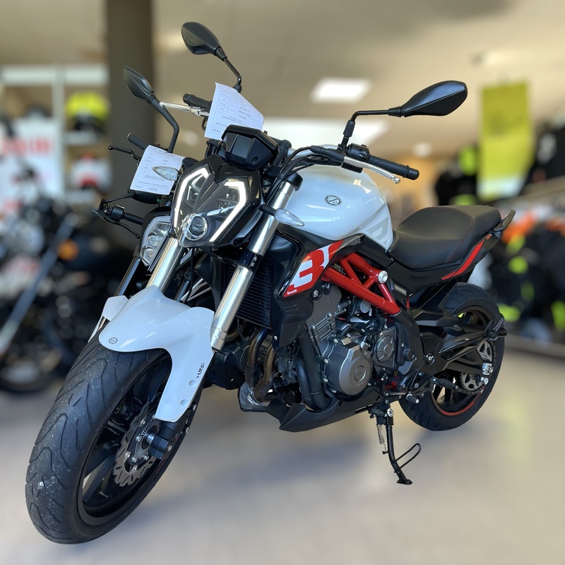 BENELLI BN 302 S - Magic Bike shop